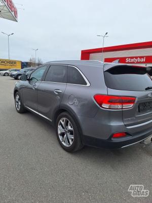 Grey Kia Sorento 2015 in Kaunas, with an engine capacity of 2.20 L and mileage of 214 thousand km for 13300 €, photo 3 on AUTOMOTO.COM.LV