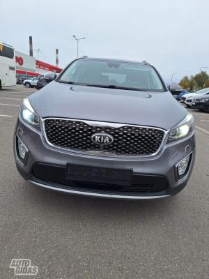 Grey Kia Sorento 2015 in Kaunas, with an engine capacity of 2.20 L and mileage of 214 thousand km for 13300 €, photo 8 on AUTOMOTO.COM.LV