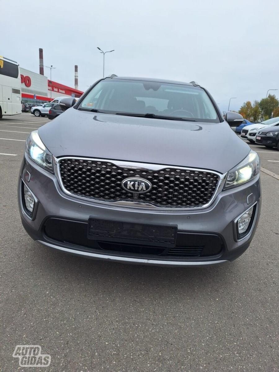 Grey Kia Sorento 2015 in Kaunas, with an engine capacity of 2.20 L and mileage of 214 thousand km for 13300 €, photo 8 on AUTOMOTO.COM.LV