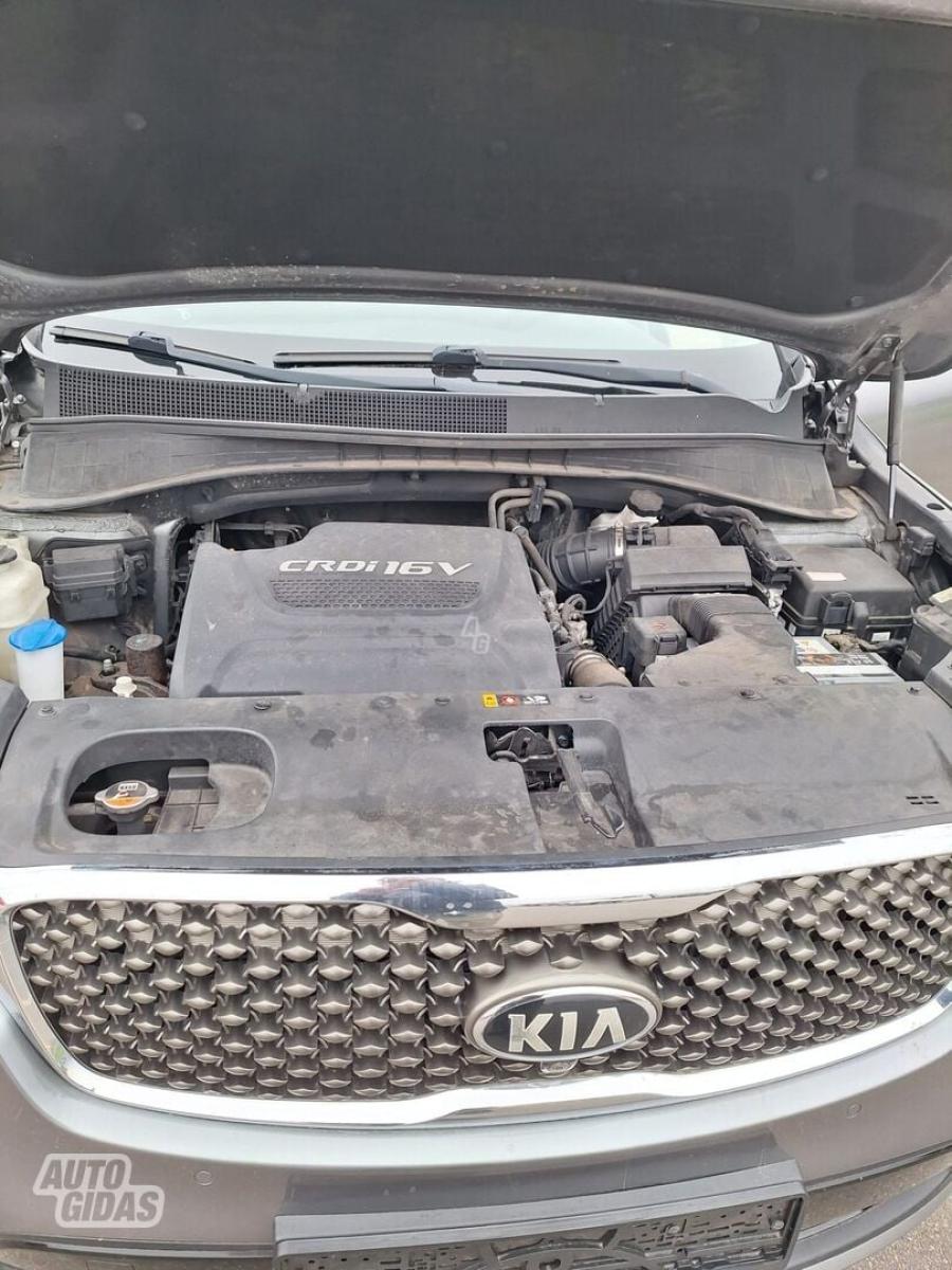 Grey Kia Sorento 2015 in Kaunas, with an engine capacity of 2.20 L and mileage of 214 thousand km for 13300 €, photo 14 on AUTOMOTO.COM.LV