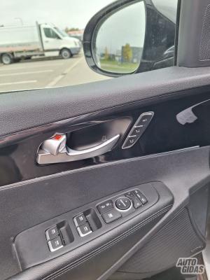 Grey Kia Sorento 2015 in Kaunas, with an engine capacity of 2.20 L and mileage of 214 thousand km for 13300 €, photo 17 on AUTOMOTO.COM.LV
