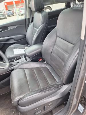 Grey Kia Sorento 2015 in Kaunas, with an engine capacity of 2.20 L and mileage of 214 thousand km for 13300 €, photo 18 on AUTOMOTO.COM.LV