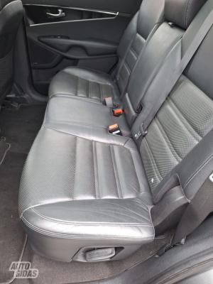 Grey Kia Sorento 2015 in Kaunas, with an engine capacity of 2.20 L and mileage of 214 thousand km for 13300 €, photo 22 on AUTOMOTO.COM.LV