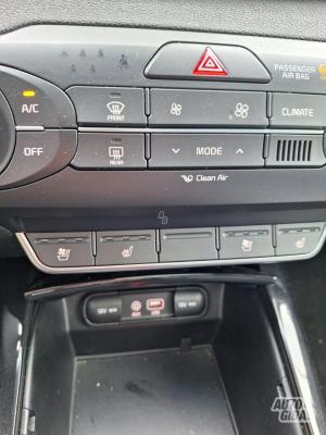 Grey Kia Sorento 2015 in Kaunas, with an engine capacity of 2.20 L and mileage of 214 thousand km for 13300 €, photo 23 on AUTOMOTO.COM.LV