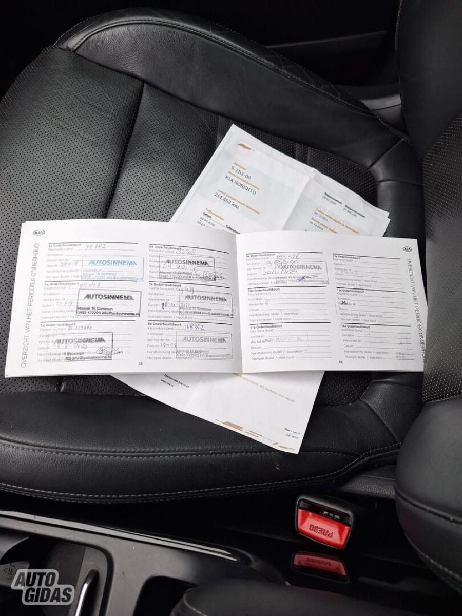 Grey Kia Sorento 2015 in Kaunas, with an engine capacity of 2.20 L and mileage of 214 thousand km for 13300 €, photo 28 on AUTOMOTO.COM.LV
