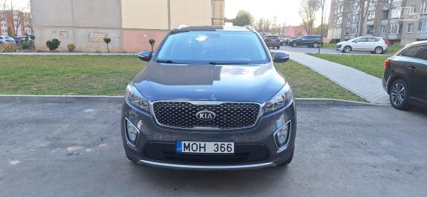 Grey Kia Sorento 2016 in Vilnius, with an engine capacity of 2.20 L and mileage of 177 thousand km for 12800 €, photo 1 on AUTOMOTO.COM.LV