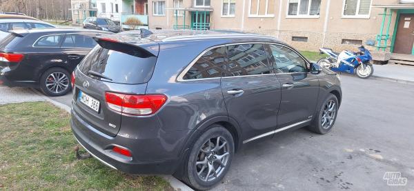Pelēks Kia Sorento 2016 Viļņa, ar dzinēja tilpumu 2.20 L un nobraukumu 177 tūkst. km par 12800 €, foto 4 vietnē AUTOMOTO.COM.LV