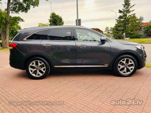 Pelēks Kia Sorento 2016 Tallina, ar dzinēja tilpumu 2.20 L un nobraukumu 141 tūkst. km par 15950 €, foto 4 vietnē AUTOMOTO.COM.LV
