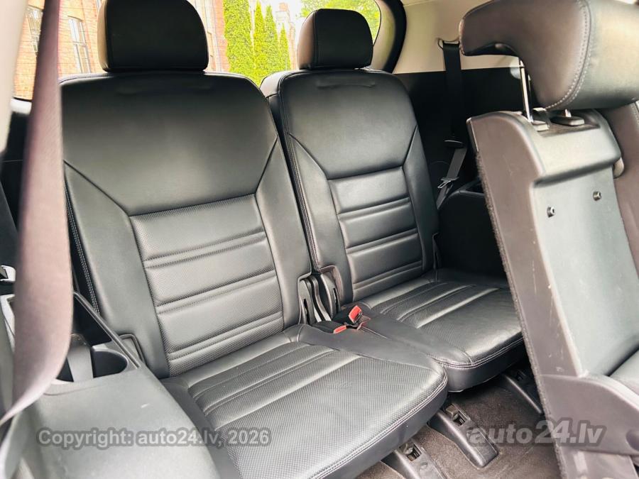 Pelēks Kia Sorento 2016 Tallina, ar dzinēja tilpumu 2.20 L un nobraukumu 141 tūkst. km par 15950 €, foto 11 vietnē AUTOMOTO.COM.LV