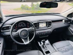 Pelēks Kia Sorento 2016 Tallina, ar dzinēja tilpumu 2.20 L un nobraukumu 141 tūkst. km par 15950 €, foto 17 vietnē AUTOMOTO.COM.LV