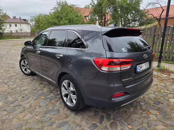 Pelēks Kia Sorento 2016 Jelgava, ar dzinēja tilpumu 2.20 L un nobraukumu 226 tūkst. km par 14400 €, foto 6 vietnē AUTOMOTO.COM.LV