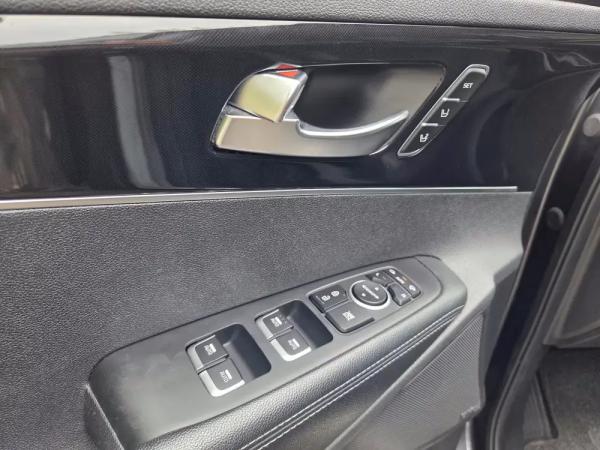 Pelēks Kia Sorento 2016 Jelgava, ar dzinēja tilpumu 2.20 L un nobraukumu 226 tūkst. km par 14400 €, foto 10 vietnē AUTOMOTO.COM.LV