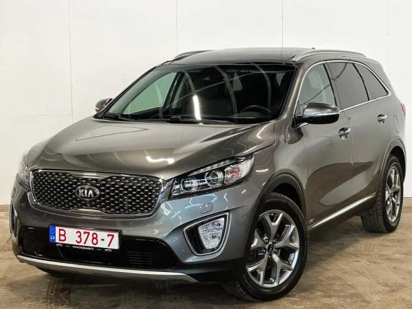 Grey Kia Sorento 2016 in Jurmala, with an engine capacity of 2.20 L and mileage of 235 thousand km for 15495 €, photo 1 on AUTOMOTO.COM.LV