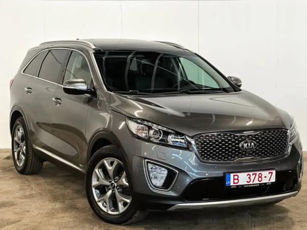 Grey Kia Sorento 2016 in Jurmala, with an engine capacity of 2.20 L and mileage of 235 thousand km for 15495 €, photo 4 on AUTOMOTO.COM.LV