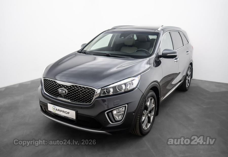 Grey Kia Sorento 2016 in Tallinn, with an engine capacity of 2.20 L and mileage of 195 thousand km for 15999 €, photo 1 on AUTOMOTO.COM.LV