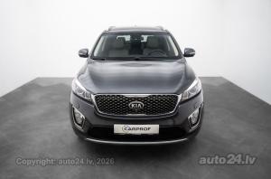Grey Kia Sorento 2016 in Tallinn, with an engine capacity of 2.20 L and mileage of 195 thousand km for 15999 €, photo 3 on AUTOMOTO.COM.LV