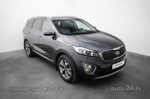 Grey Kia Sorento 2016 in Tallinn, with an engine capacity of 2.20 L and mileage of 195 thousand km for 15999 €, photo 4 on AUTOMOTO.COM.LV