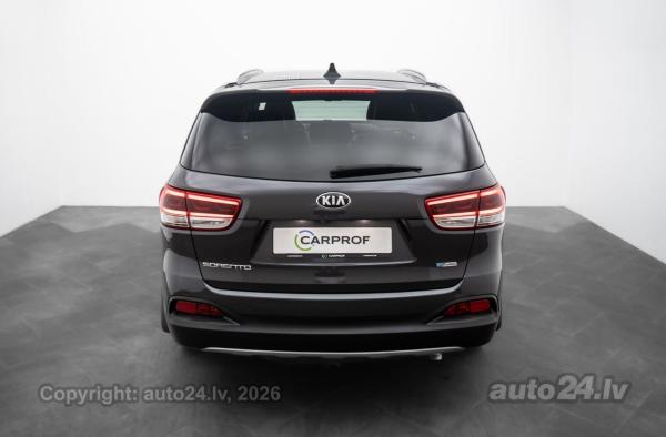 Pelēks Kia Sorento 2016 Tallina, ar dzinēja tilpumu 2.20 L un nobraukumu 195 tūkst. km par 15999 €, foto 5 vietnē AUTOMOTO.COM.LV