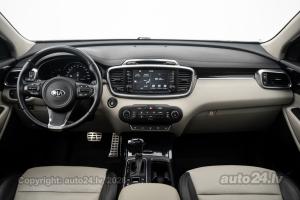 Grey Kia Sorento 2016 in Tallinn, with an engine capacity of 2.20 L and mileage of 195 thousand km for 15999 €, photo 13 on AUTOMOTO.COM.LV