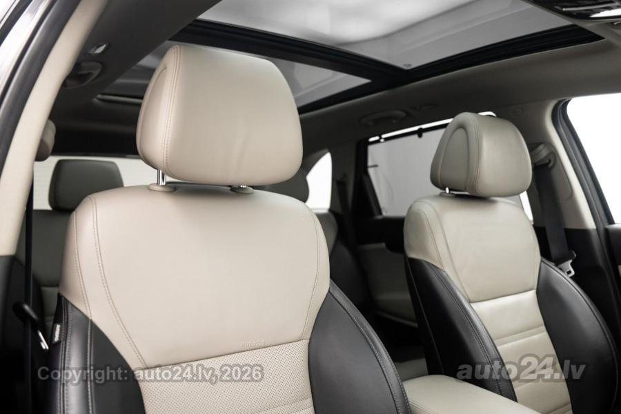 Grey Kia Sorento 2016 in Tallinn, with an engine capacity of 2.20 L and mileage of 195 thousand km for 15999 €, photo 14 on AUTOMOTO.COM.LV