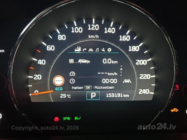 Pelēks Kia Sorento 2016 Tartu, ar dzinēja tilpumu 2.20 L un nobraukumu 153 tūkst. km par 17490 €, foto 9 vietnē AUTOMOTO.COM.LV