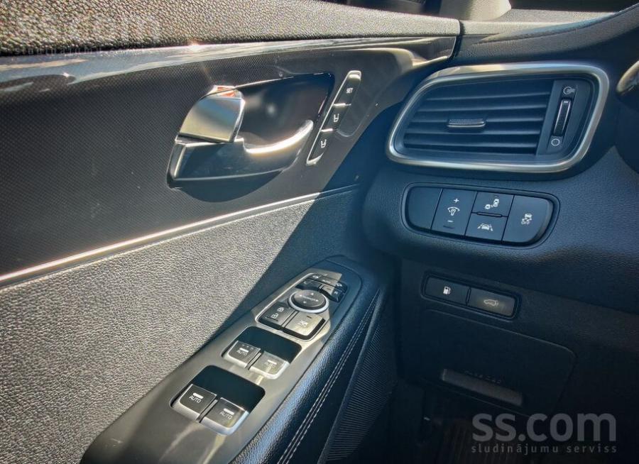 Pelēks Kia Sorento 2016 Jelgava, ar dzinēja tilpumu 2.20 L un nobraukumu 248 tūkst. km par 14900 €, foto 7 vietnē AUTOMOTO.COM.LV