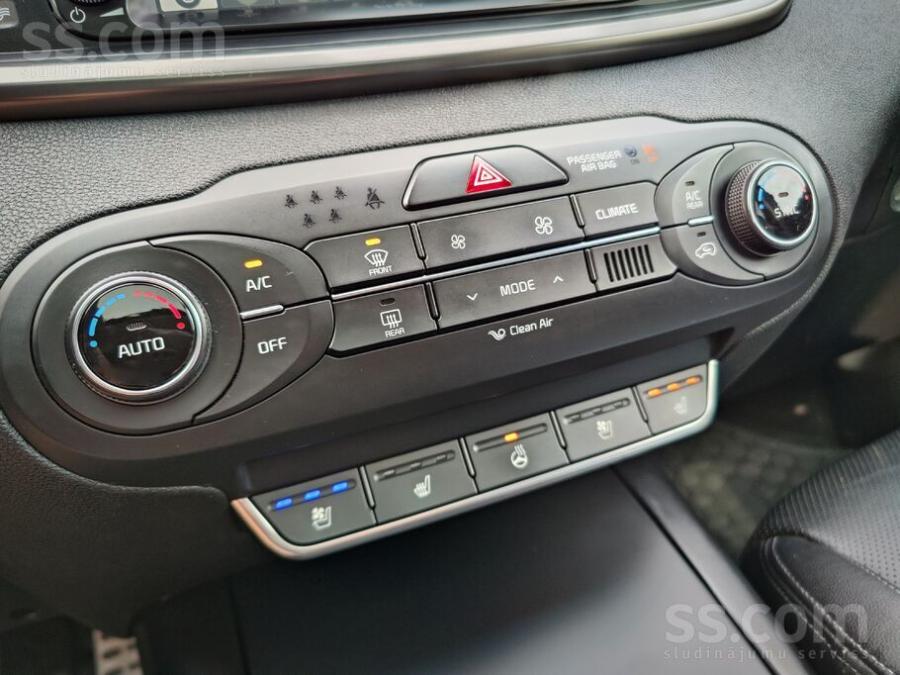 Pelēks Kia Sorento 2016 Jelgava, ar dzinēja tilpumu 2.20 L un nobraukumu 248 tūkst. km par 14900 €, foto 20 vietnē AUTOMOTO.COM.LV