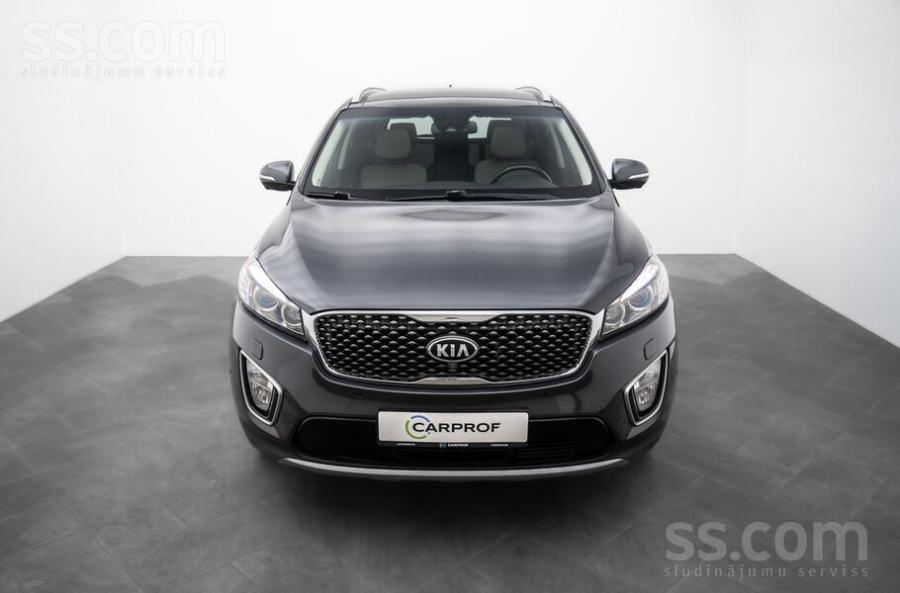 Pelēks Kia Sorento 2016 Tallina, ar dzinēja tilpumu 2.20 L un nobraukumu 195 tūkst. km par 15999 €, foto 3 vietnē AUTOMOTO.COM.LV
