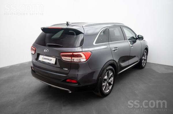 Pelēks Kia Sorento 2016 Tallina, ar dzinēja tilpumu 2.20 L un nobraukumu 195 tūkst. km par 15999 €, foto 4 vietnē AUTOMOTO.COM.LV