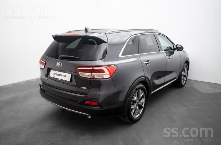 Pelēks Kia Sorento 2016 Tallina, ar dzinēja tilpumu 2.20 L un nobraukumu 195 tūkst. km par 15999 €, foto 5 vietnē AUTOMOTO.COM.LV