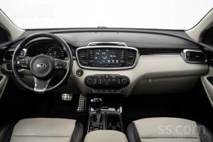 Pelēks Kia Sorento 2016 Tallina, ar dzinēja tilpumu 2.20 L un nobraukumu 195 tūkst. km par 15999 €, foto 13 vietnē AUTOMOTO.COM.LV