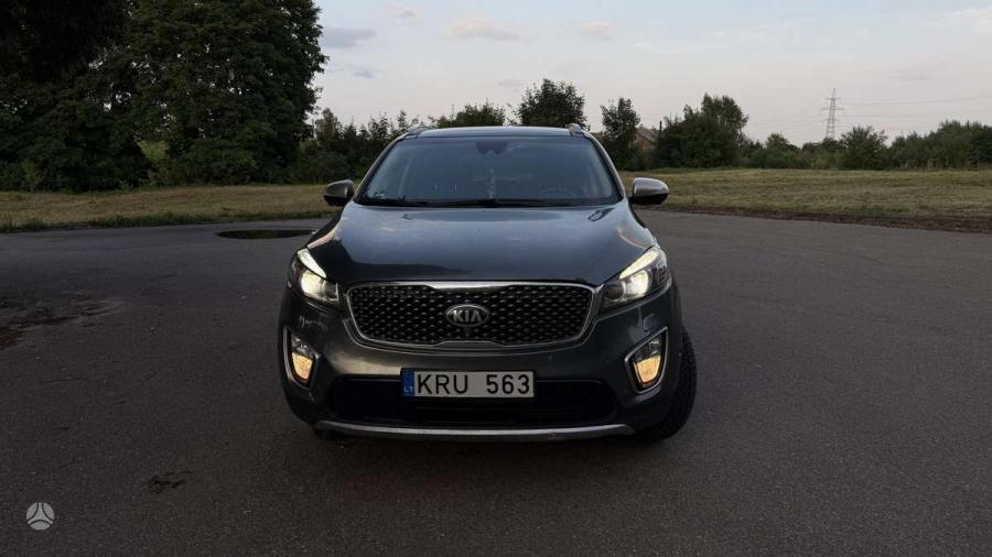Pelēks Kia Sorento 2016 Trakai, ar dzinēja tilpumu 2.20 L un nobraukumu 177 tūkst. km par 12800 €, foto 4 vietnē AUTOMOTO.COM.LV