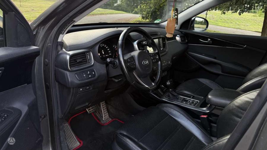 Pelēks Kia Sorento 2016 Trakai, ar dzinēja tilpumu 2.20 L un nobraukumu 177 tūkst. km par 12800 €, foto 11 vietnē AUTOMOTO.COM.LV