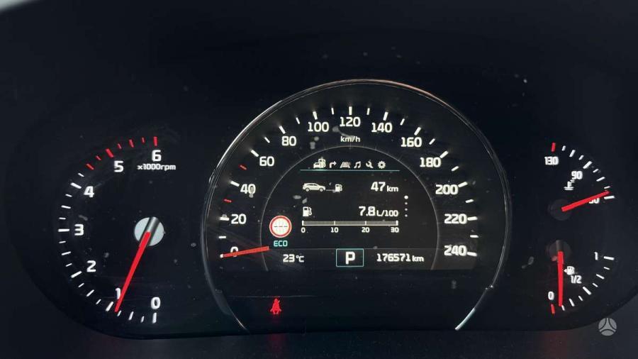 Pelēks Kia Sorento 2016 Trakai, ar dzinēja tilpumu 2.20 L un nobraukumu 177 tūkst. km par 12800 €, foto 13 vietnē AUTOMOTO.COM.LV