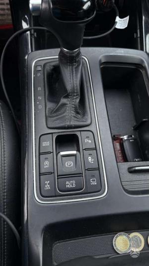 Pelēks Kia Sorento 2016 Trakai, ar dzinēja tilpumu 2.20 L un nobraukumu 177 tūkst. km par 12800 €, foto 16 vietnē AUTOMOTO.COM.LV