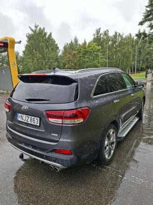 Grey Kia Sorento 2016 in Utena, with an engine capacity of 2.20 L and mileage of 234 thousand km for 13700 €, photo 7 on AUTOMOTO.COM.LV