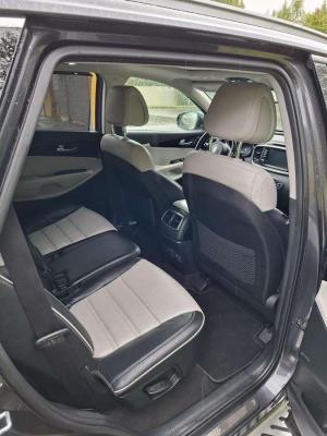 Grey Kia Sorento 2016 in Utena, with an engine capacity of 2.20 L and mileage of 234 thousand km for 13700 €, photo 11 on AUTOMOTO.COM.LV