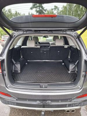 Grey Kia Sorento 2016 in Utena, with an engine capacity of 2.20 L and mileage of 234 thousand km for 13700 €, photo 12 on AUTOMOTO.COM.LV
