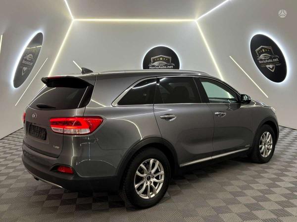 Grey Kia Sorento 2016 in Marijampole, with an engine capacity of 2.20 L and mileage of 276 thousand km for 13999 €, photo 10 on AUTOMOTO.COM.LV