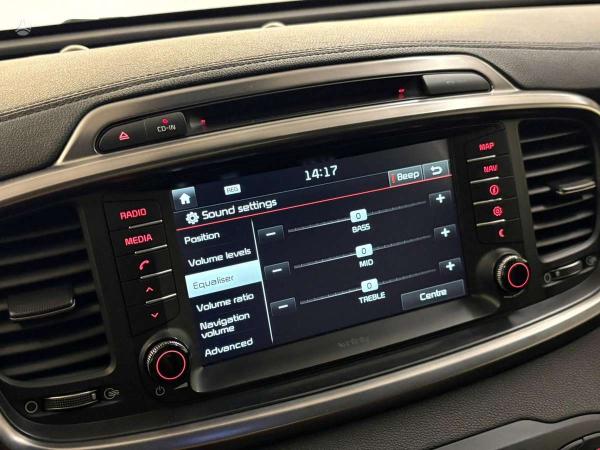 Grey Kia Sorento 2016 in Marijampole, with an engine capacity of 2.20 L and mileage of 276 thousand km for 13999 €, photo 11 on AUTOMOTO.COM.LV