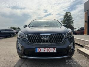 Grey Kia Sorento 2016 in Riga, with an engine capacity of 2.20 L and mileage of 198 thousand km for 16500 €, photo 3 on AUTOMOTO.COM.LV