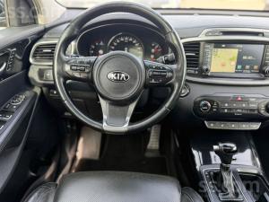 Grey Kia Sorento 2016 in Riga, with an engine capacity of 2.20 L and mileage of 198 thousand km for 16500 €, photo 6 on AUTOMOTO.COM.LV