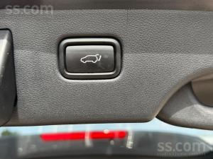 Grey Kia Sorento 2016 in Riga, with an engine capacity of 2.20 L and mileage of 198 thousand km for 16500 €, photo 16 on AUTOMOTO.COM.LV