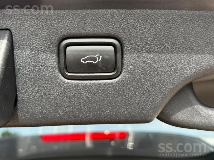 Grey Kia Sorento 2016 in Riga, with an engine capacity of 2.20 L and mileage of 198 thousand km for 16500 €, photo 16 on AUTOMOTO.COM.LV