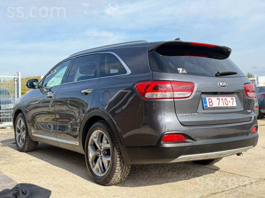 Grey Kia Sorento 2016 in Riga, with an engine capacity of 2.20 L and mileage of 198 thousand km for 16500 €, photo 18 on AUTOMOTO.COM.LV