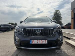 Grey Kia Sorento 2016 in Riga, with an engine capacity of 2.20 L and mileage of 198 thousand km for 15900 €, photo 3 on AUTOMOTO.COM.LV