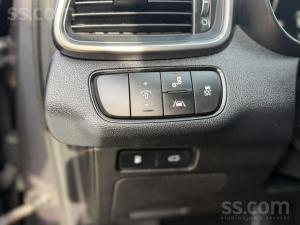Grey Kia Sorento 2016 in Riga, with an engine capacity of 2.20 L and mileage of 198 thousand km for 15900 €, photo 8 on AUTOMOTO.COM.LV