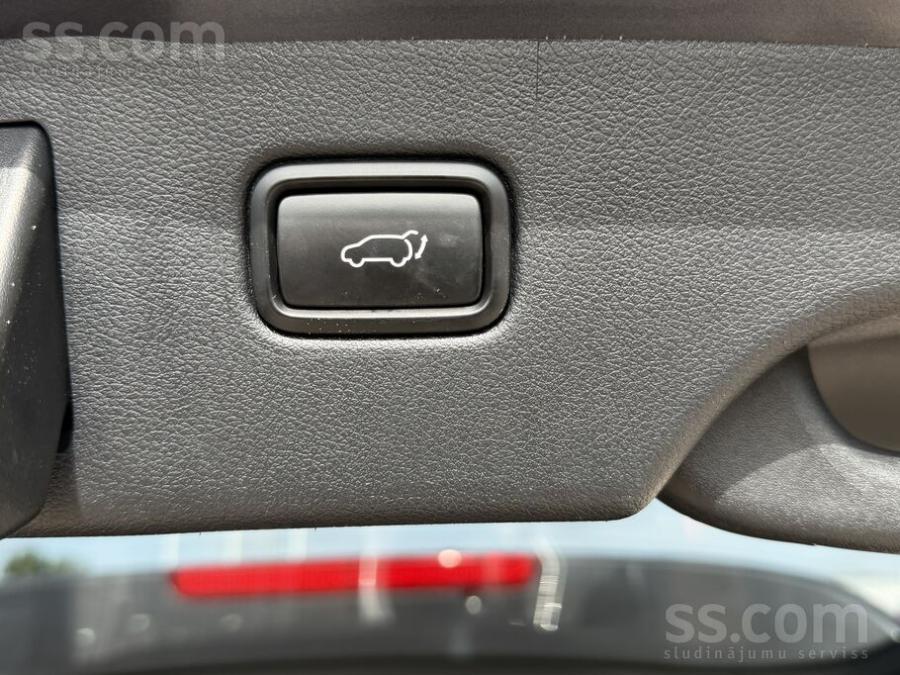 Grey Kia Sorento 2016 in Riga, with an engine capacity of 2.20 L and mileage of 198 thousand km for 15900 €, photo 21 on AUTOMOTO.COM.LV
