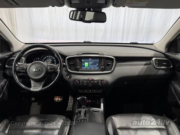 Pelēks Kia Sorento 2017 Tallina, ar dzinēja tilpumu 2.20 L un nobraukumu 344 tūkst. km par 12990 €, foto 5 vietnē AUTOMOTO.COM.LV