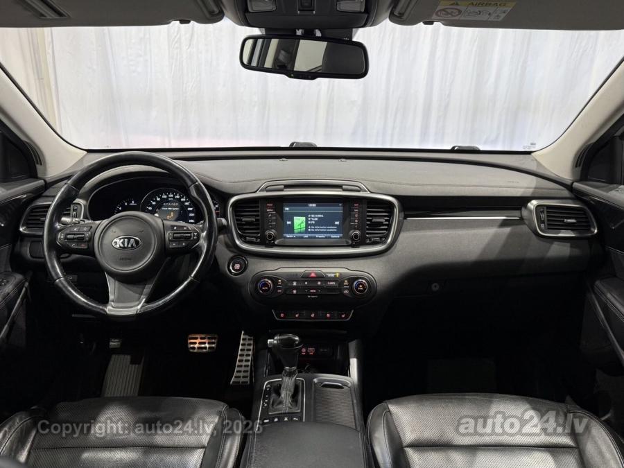 Pelēks Kia Sorento 2017 Tallina, ar dzinēja tilpumu 2.20 L un nobraukumu 344 tūkst. km par 12990 €, foto 6 vietnē AUTOMOTO.COM.LV